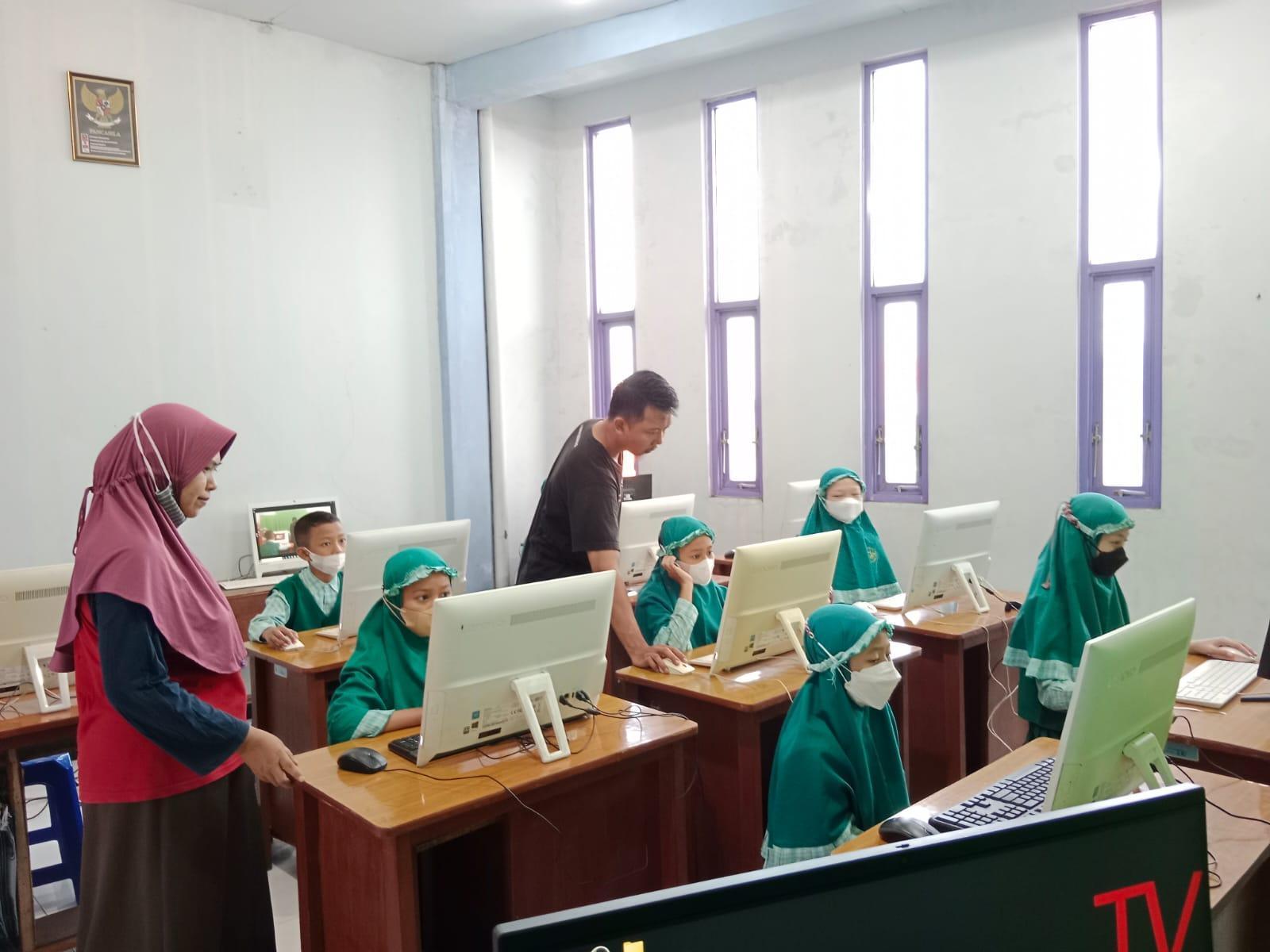 Meski Hari Minggu, 7 Siswa Mudatu Semangat Mengikuti Kompetisi Sains ...