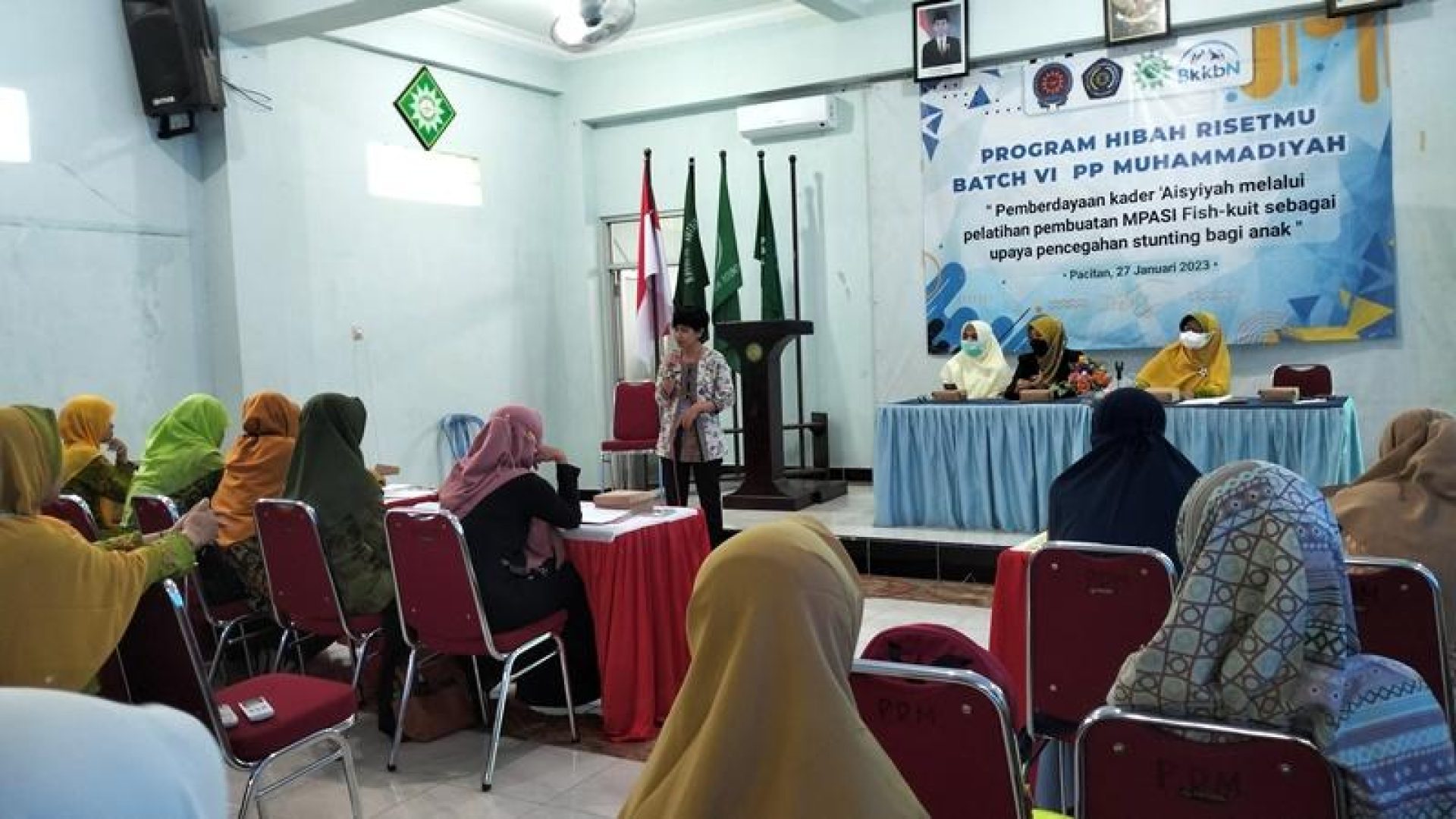 Atasi Stunting, PKM ISIMU Pacitan Latih Ibu-Ibu Aisyiyah Bikin MPASI Fish-kuit - klikmu