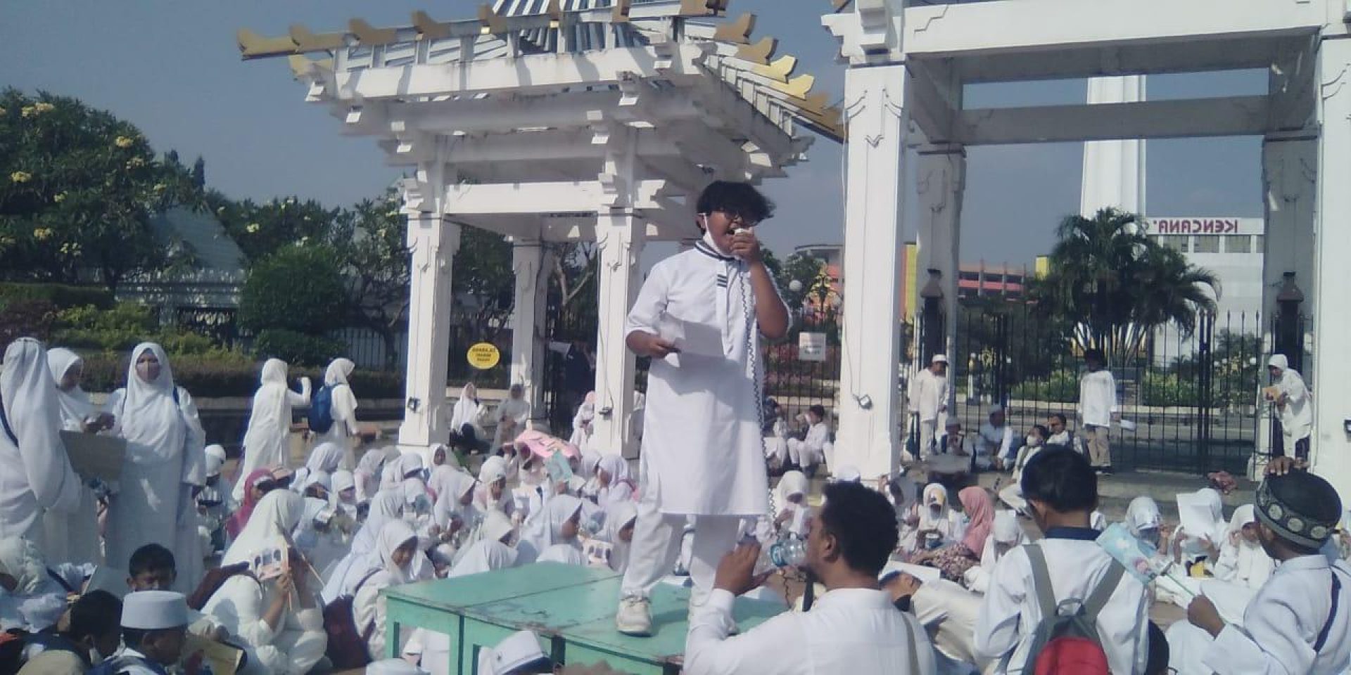Menyambut Ramadhan, Sekolah Kreatif Bikin Acara di Tugu Pahlawan - klikmu