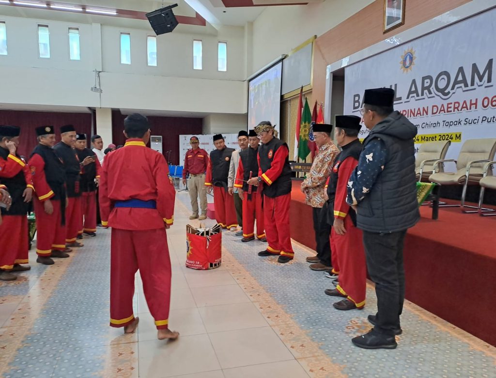 Di Baitul Arqam Tapak Suci, Ketua PWM Jatim Sebut Tiga Pantangan bagi ... Di Baitul Arqam Tapak Suci, Ketua PWM Jatim Sebut Tiga Pantangan bagi ...