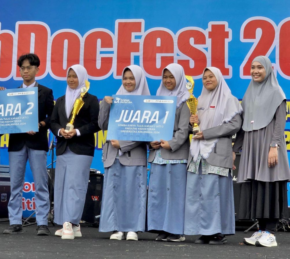 Inovasi Ekstrak Pepaya untuk Cegah TBC, Tiga Siswi Smamda Juara 1 Karya Tulis Ilmiah FK Unair ...