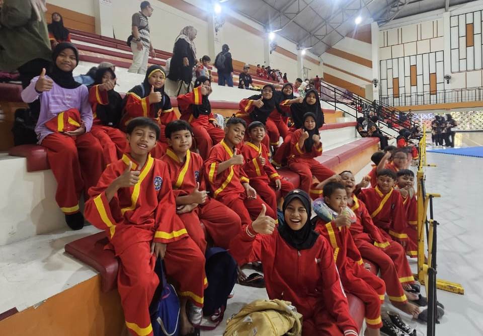 Tapak Suci SD Muhammadiyah 26 Surabaya Borong 24 Medali di Airlangga Championship 2024 - klikmu