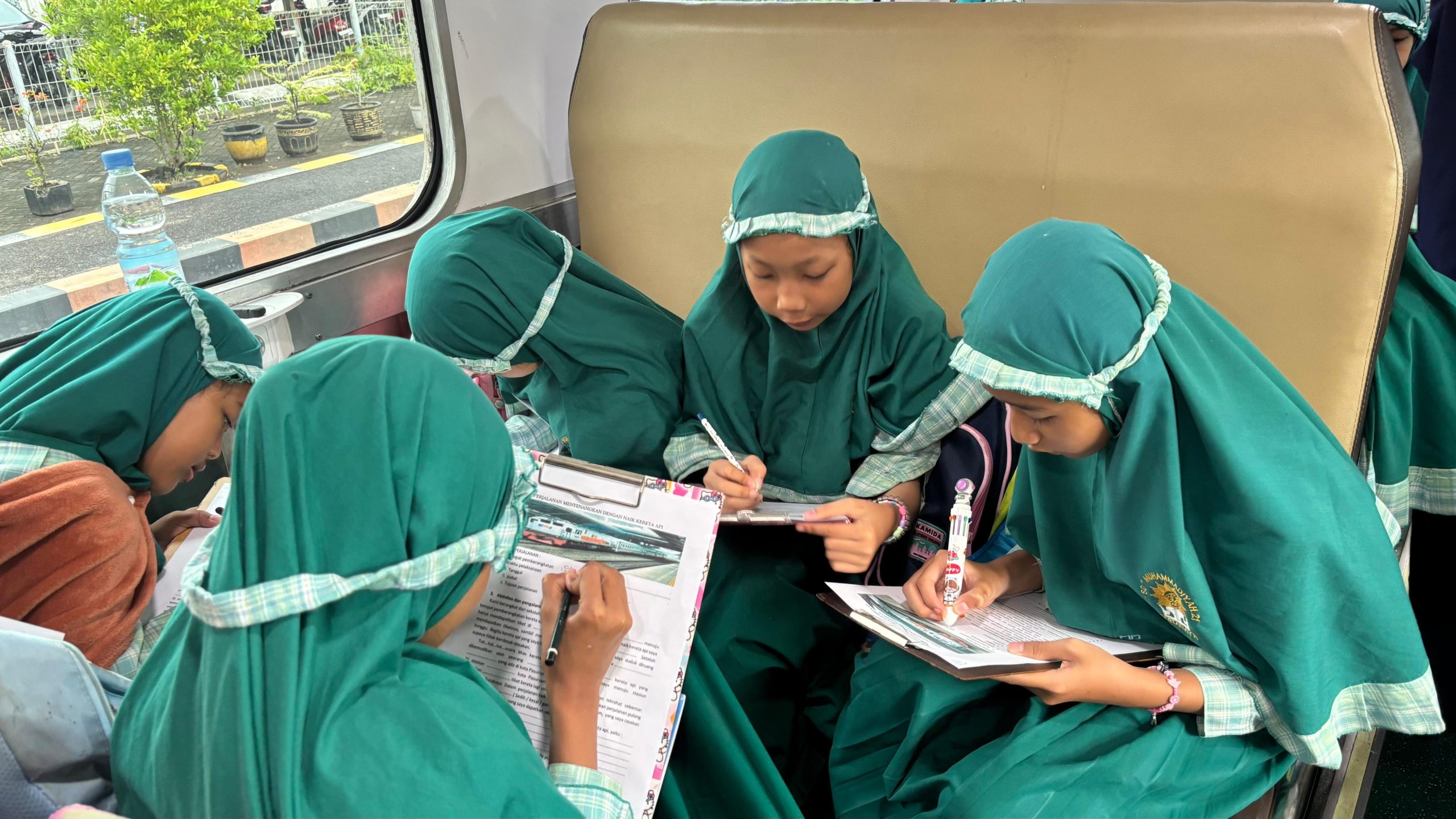 Siswa SD Muhammadiyah 21 Surabaya Rasakan Sensasi Belajar di Dalam ...