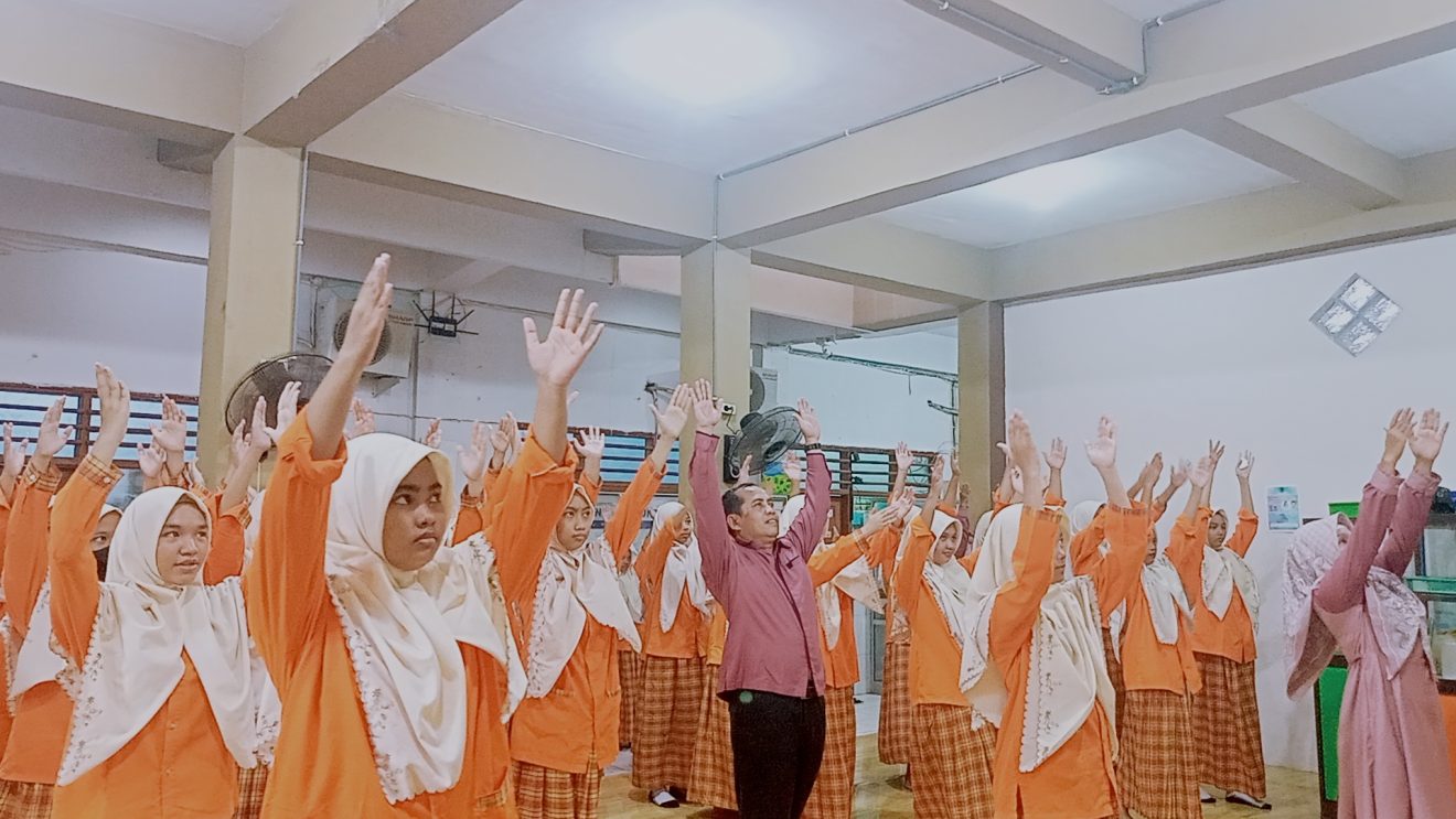 SMP Muhammadiyah 16 Surabaya Rutin Laksanakan Senam Anak Indonesia Hebat sebelum Pembelajaran ...