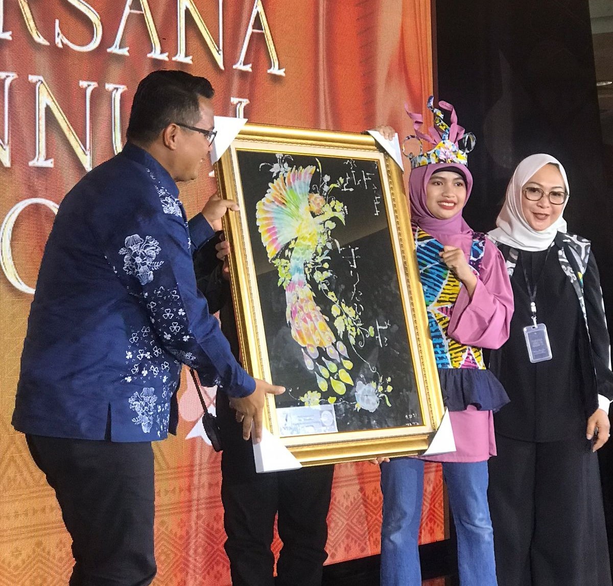 Siswi SMP Muhammadiyah 13 Surabaya Sabet Juara 1 Lomba Melukis Pouch Anak-Anak Hebat - klikmu