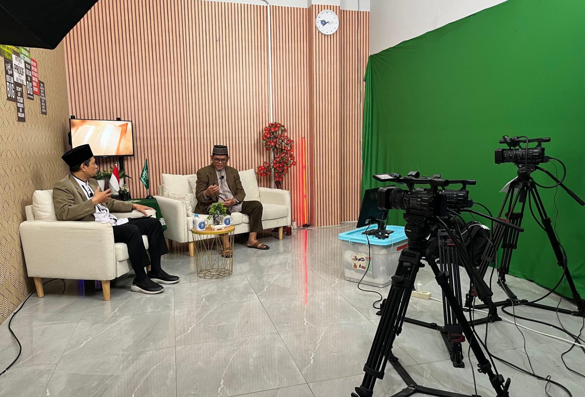 Tayangan Perdana TVMu Jatim 1 Disiarkan Langsung dari Studio SMK Mudisa - klikmu