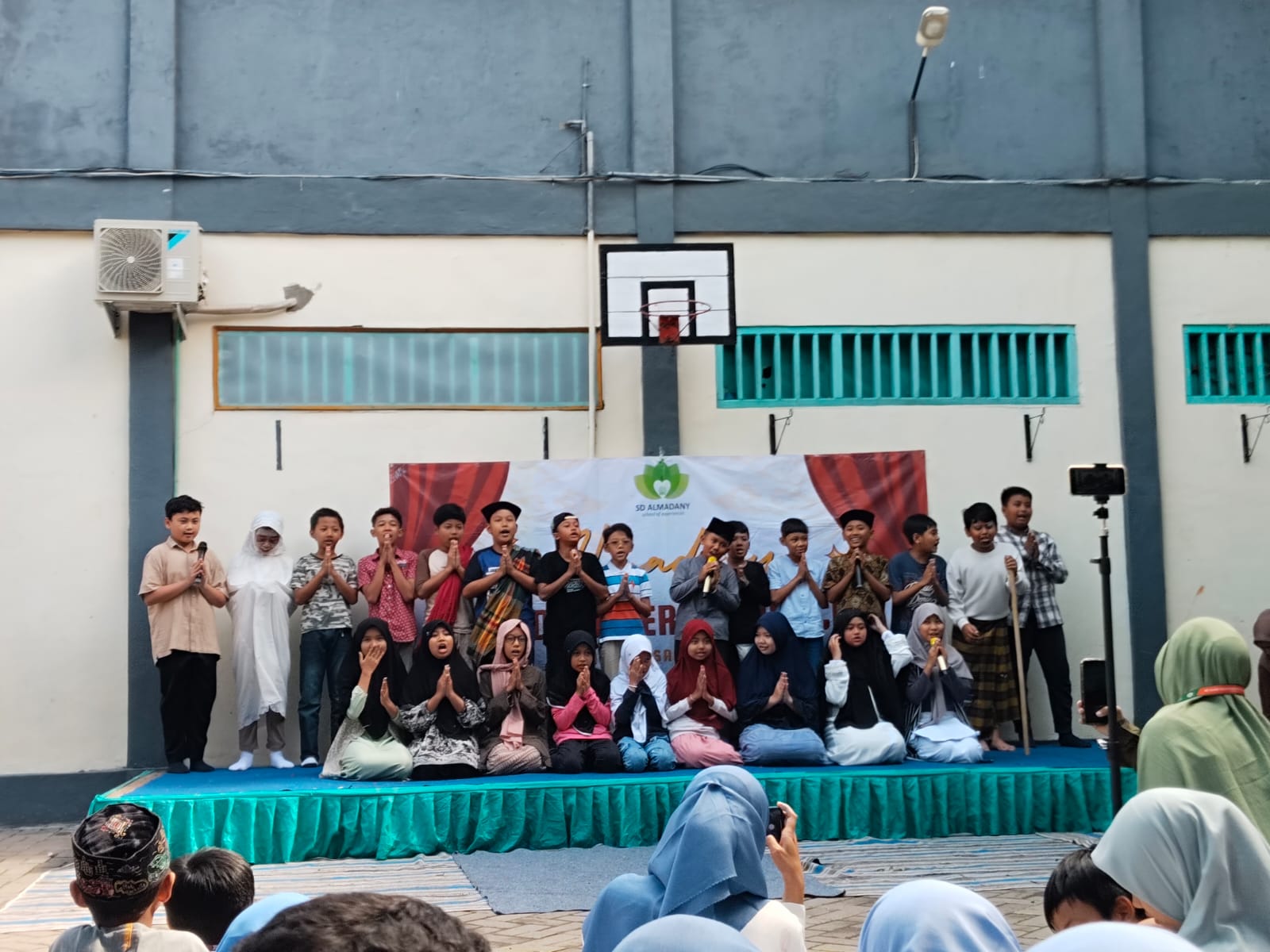 Almadany Middle Performance Jadi Panggung Kreativitas dan Ekspresi ...