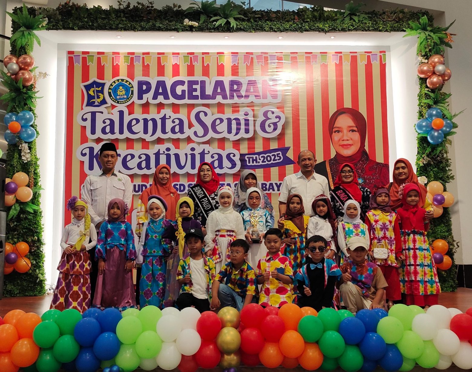 Kreasi Batik Sibori TK Aisyiyah 47 Surabaya Curi Perhatian di Pagelaran Talenta Seni dan ...