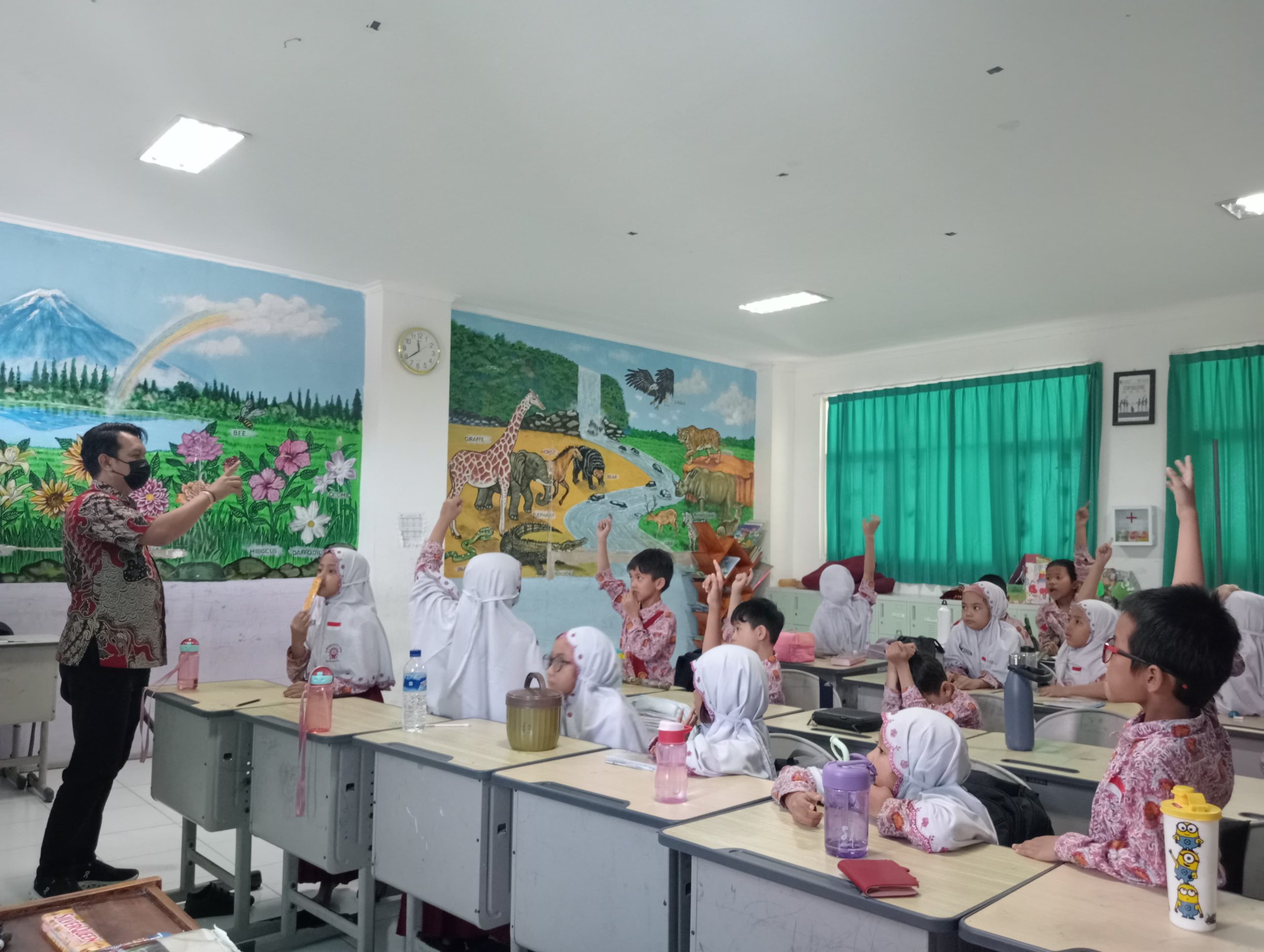 Siswa SD Musix Dikenalkan Proses Pembuatan Gula, Program Orang Tua Mengajar Hadirkan Profesional ...