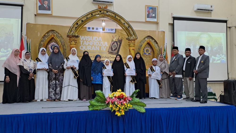 Inilah Lima Wisudawan Terbaik Tahfidzul Quran SD Muhlas, Salah Satunya Baru Kelas 1 - klikmu