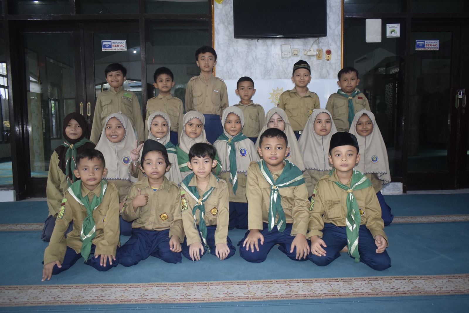 19 Siswa Sekolah Karakter Berhasil Tembus Final Kejuaraan SOMC 2025 - klikmu