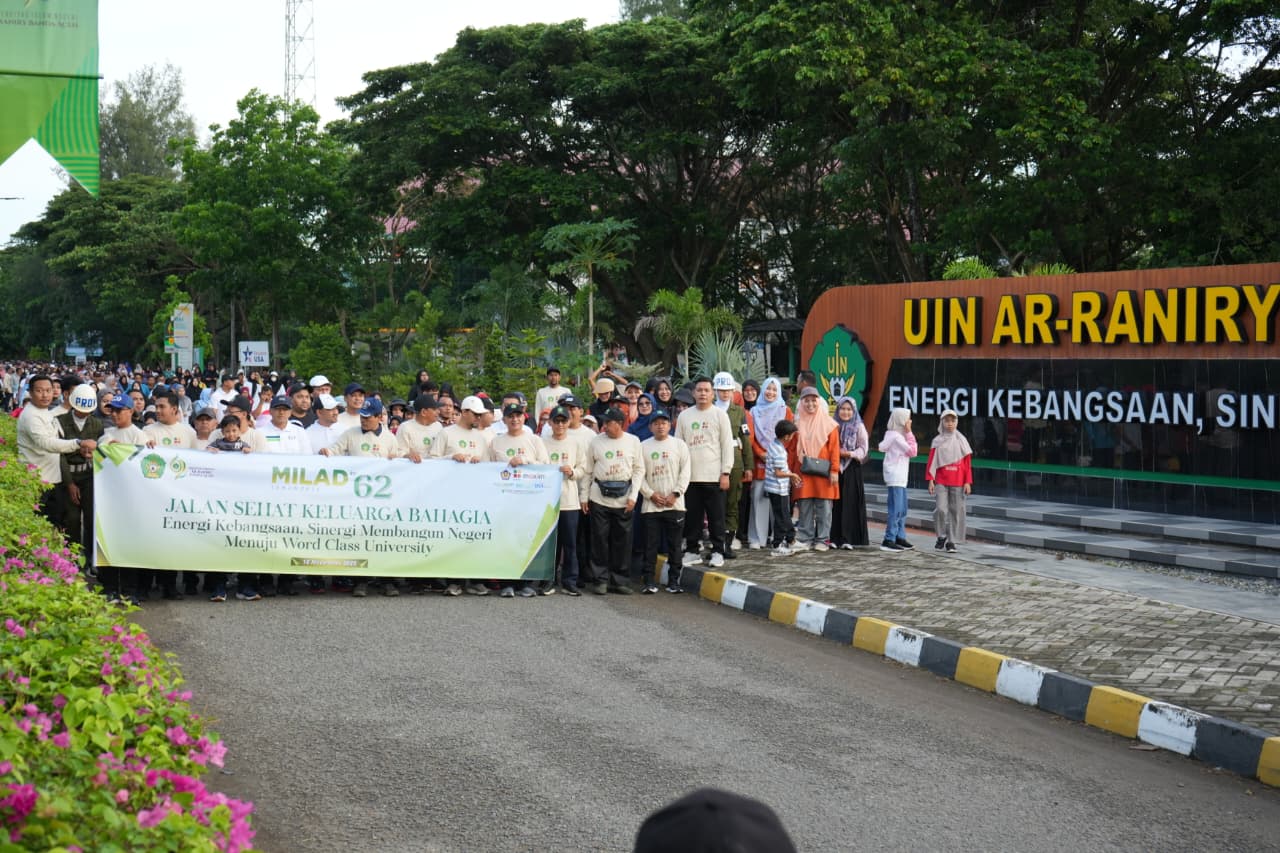 UIN Ar-Raniry Rayakan Milad Ke-62, Ribuan Peserta Ramaikan Jalan Sehat - klikmu