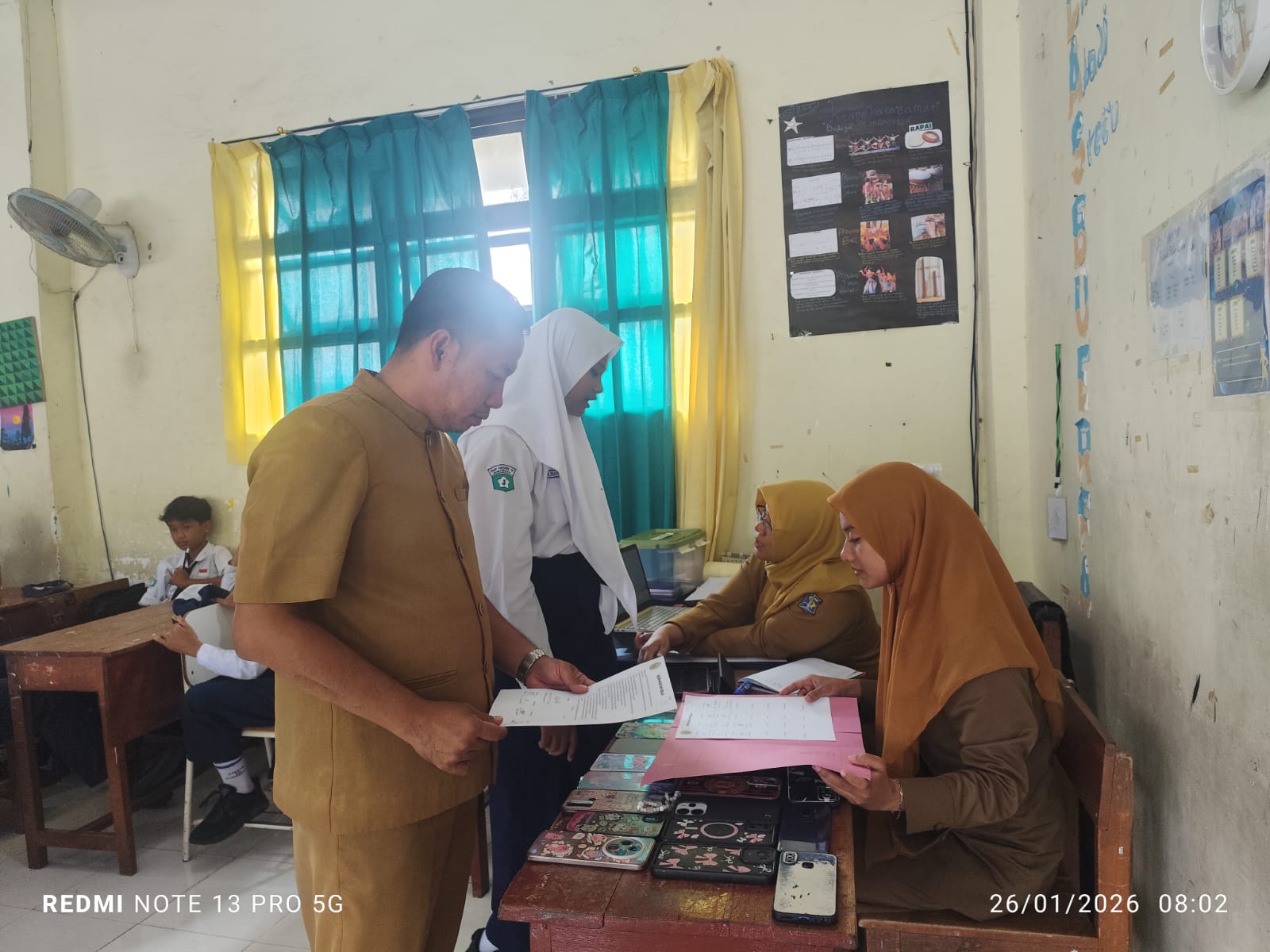 Kawal Literasi Digital Sehat, Spensixteen Gelar Pembinaan & Peninjauan ...